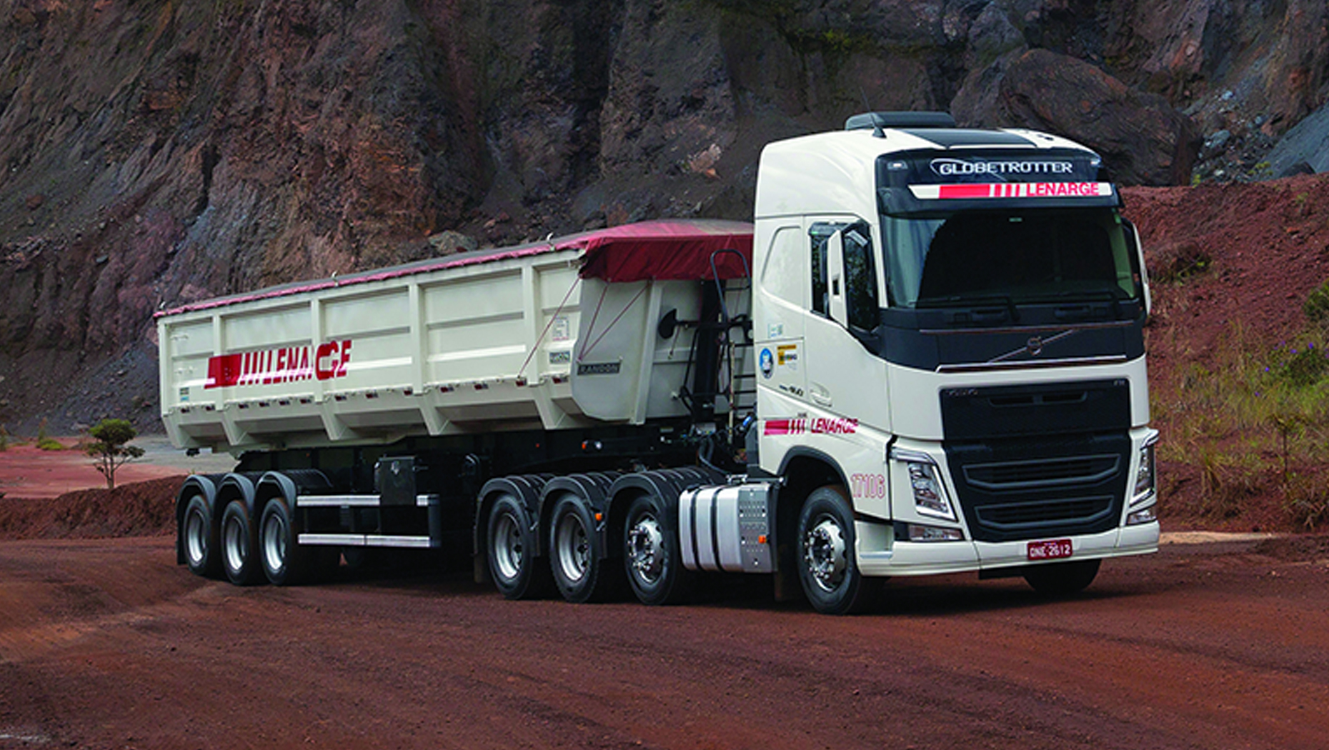 Lenarge amplia e renova frota com Volvo.