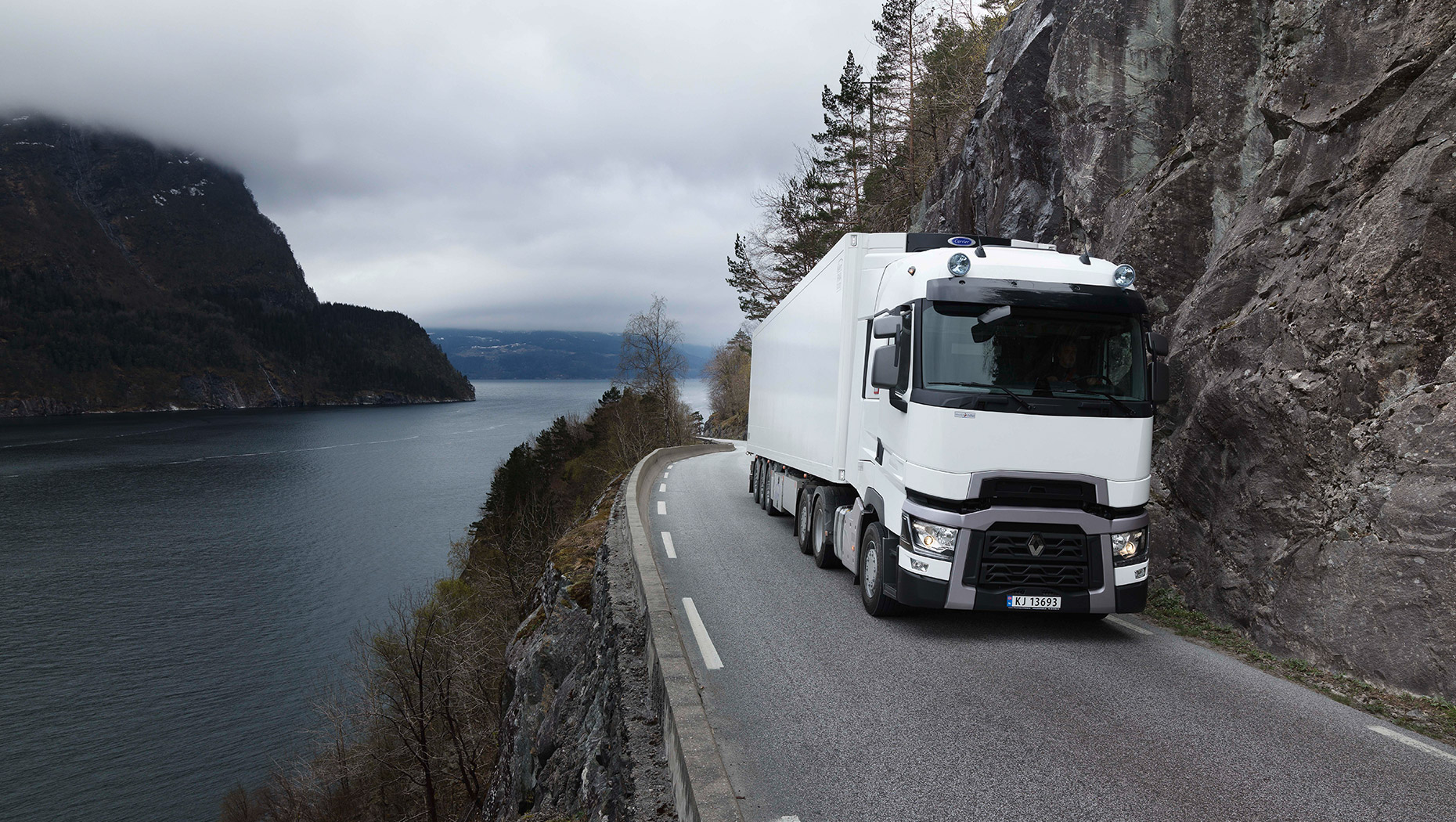 Volvo Group – the fourth quarter and full year 2015