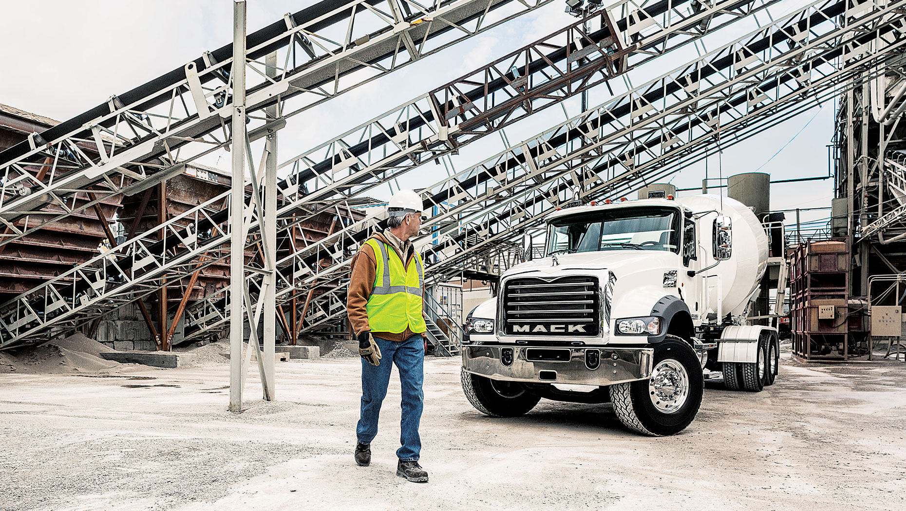 Mack Trucks Announces Product Lineup for World of Concrete 2017