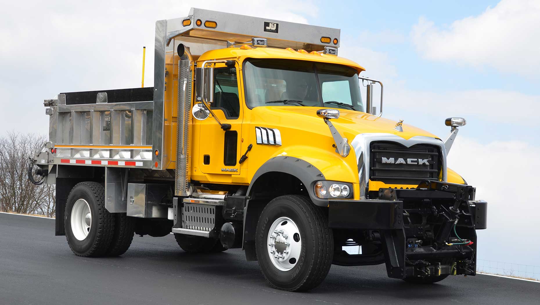 Mack Trucks to Feature Mack Granite Granite MHD Models at the 2017 Work ...