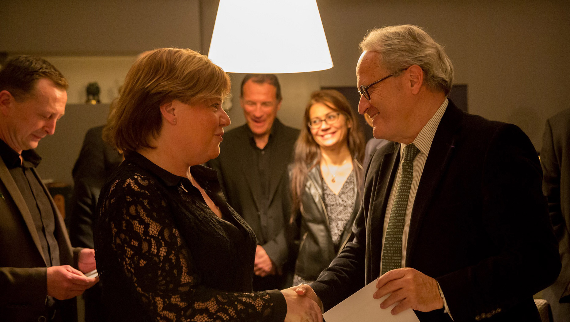 Volvo Group strengthens its relations with a leading business school in ...