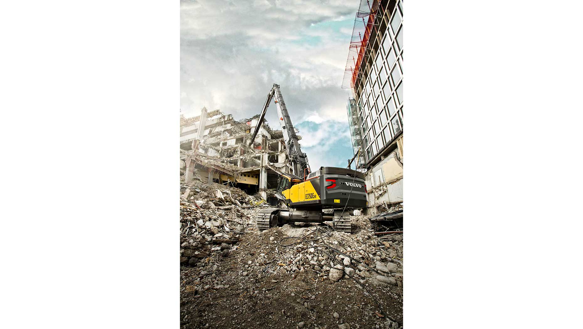 Volvo CE launches the EC750E HR, its largest high-reach excavator in ...