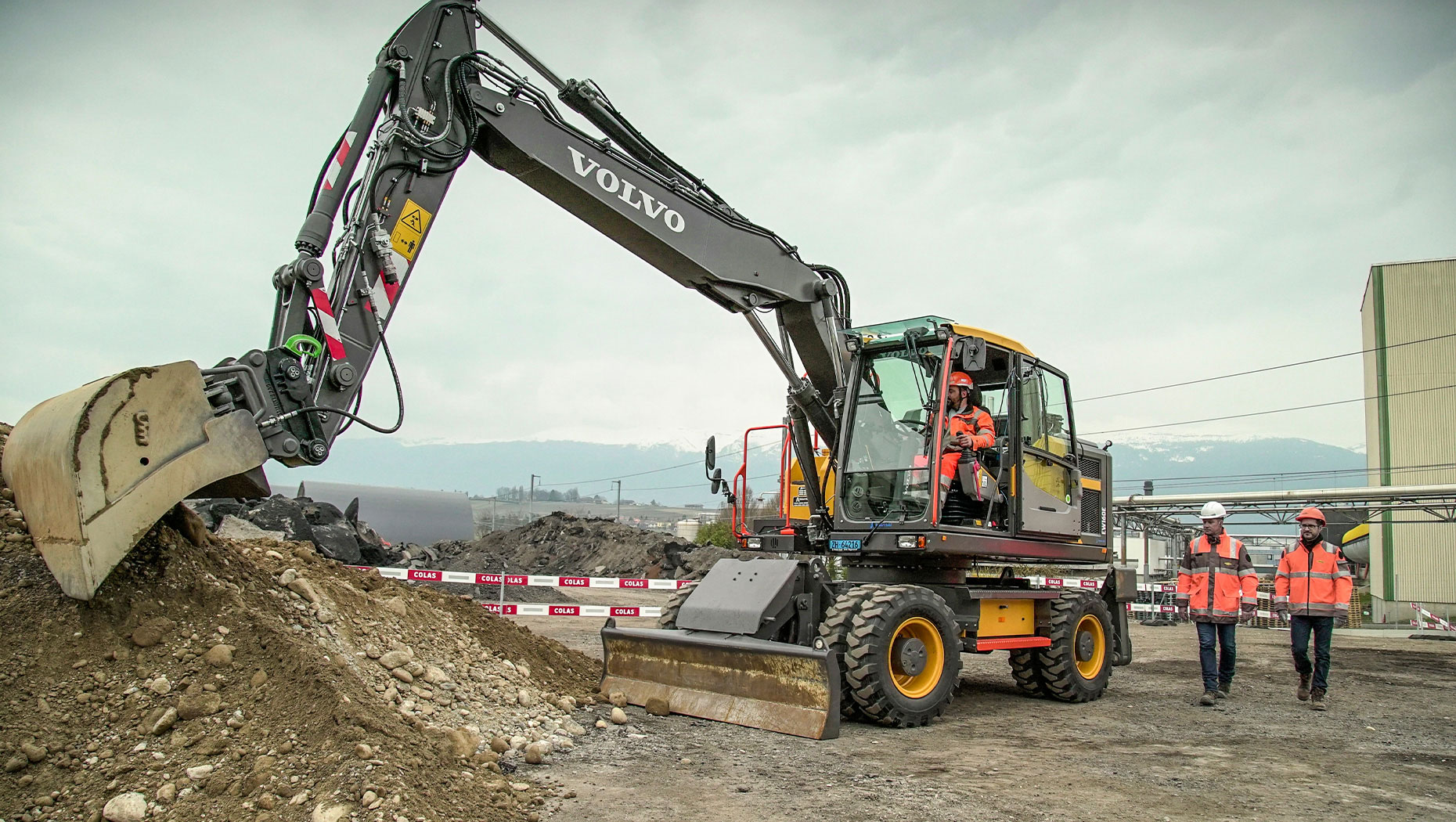 Volvo works for better safety at construction sites | Volvo Group