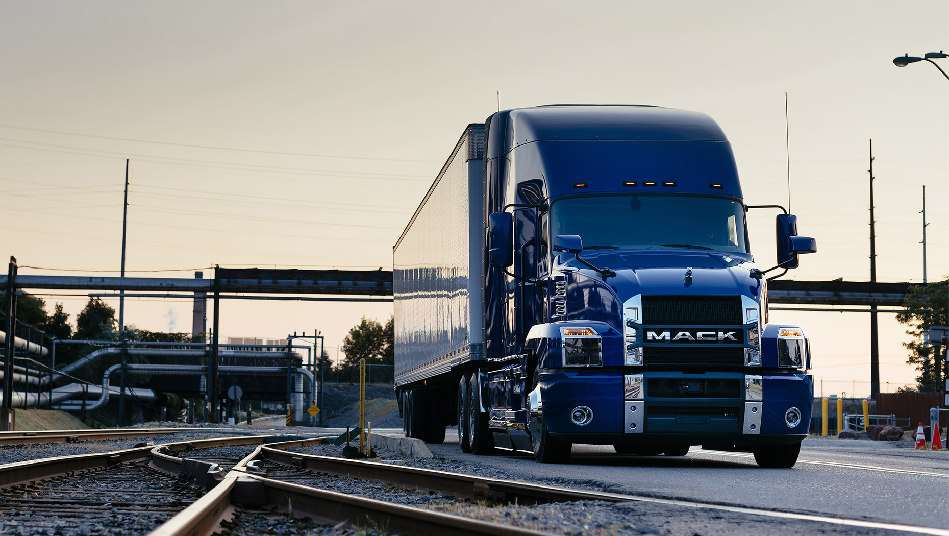 Mack Anthem® Models Take Command at TMC | Volvo Group