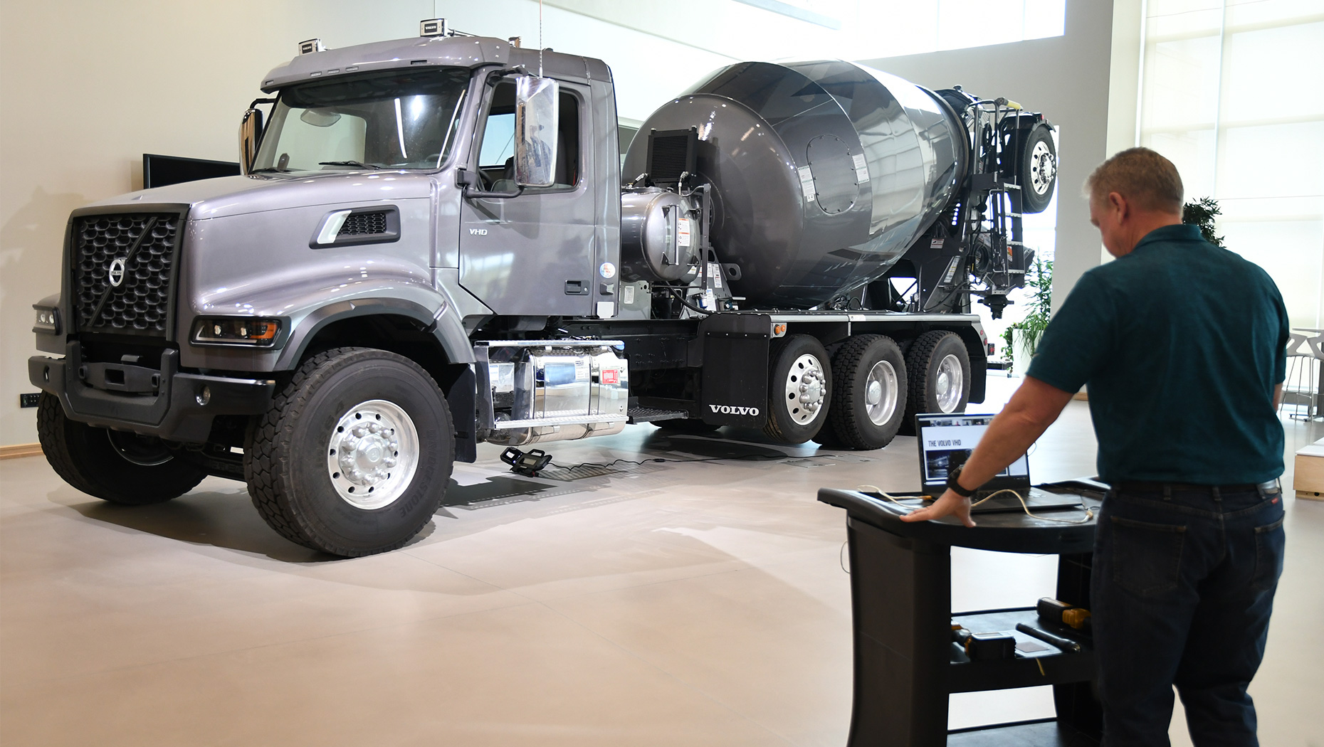 Volvo Trucks’ Virtual Walk-Arounds Enable Customers to Review Truck ...