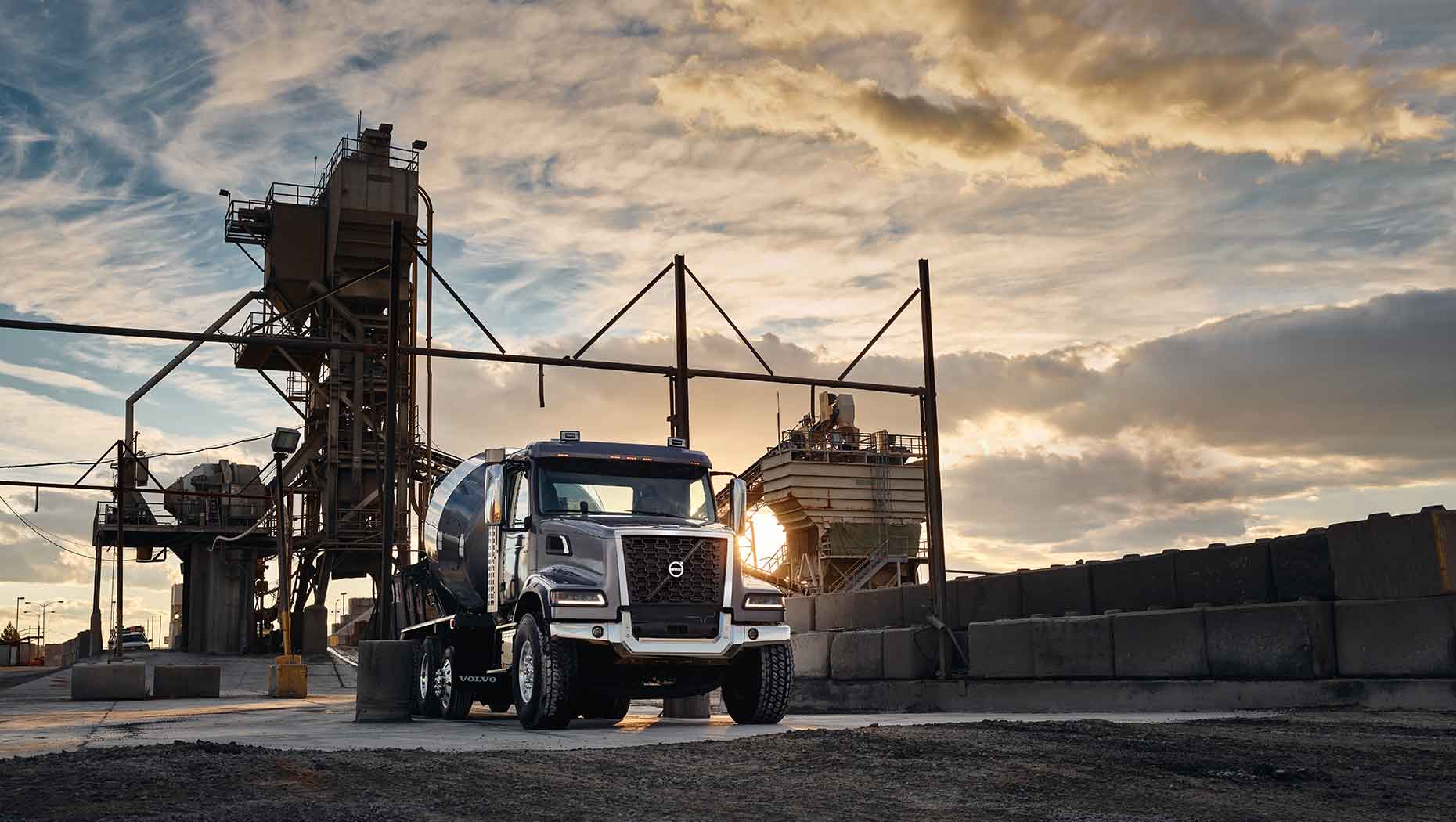 Volvo Trucks Unveils Tougher, Smarter Volvo VHD