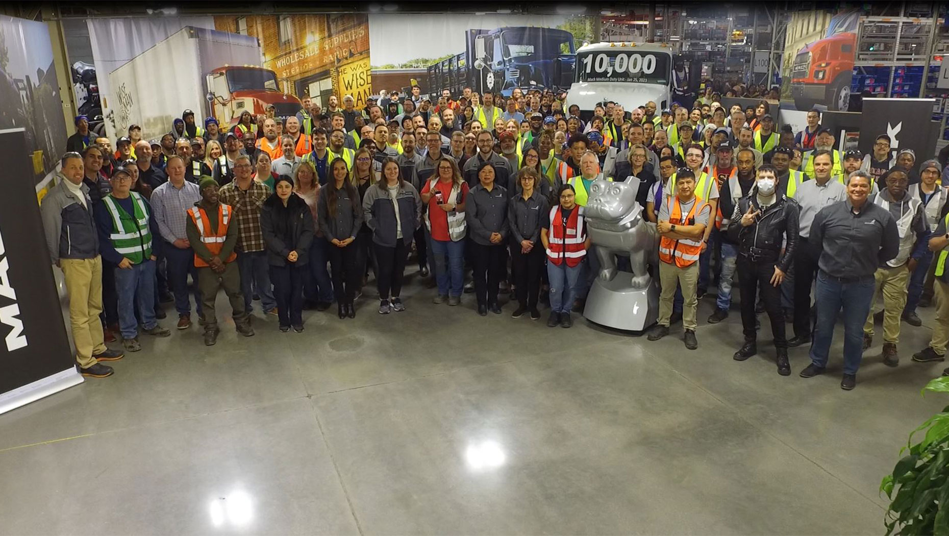 Mack Trucks Produces 10,000th Mack® MD Series truck at Roanoke Valley ...
