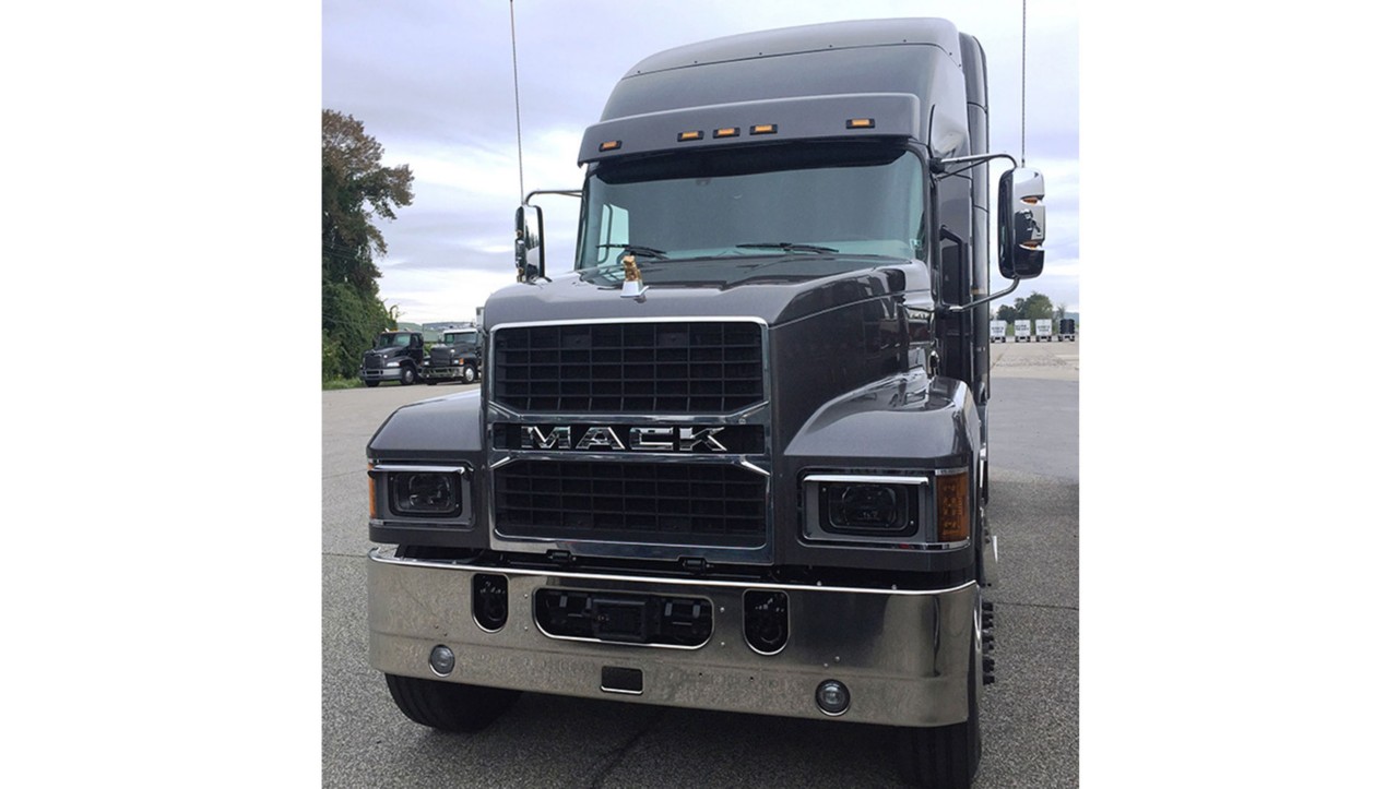 Mack Trucks Updates Mack® Pinnacle™, Granite® Models with New Driver ...